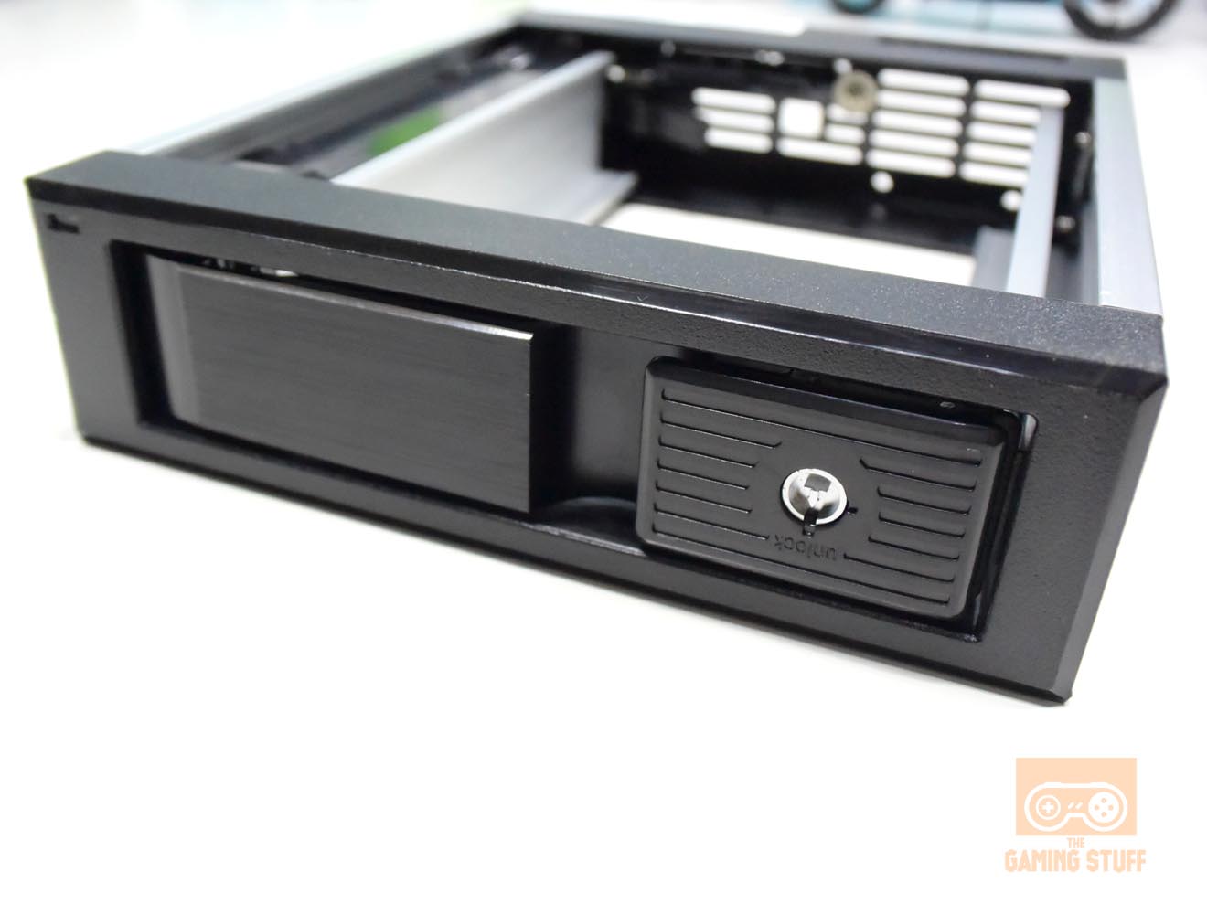 SilverStone FS301 Hot-Swappable Drive Bay Review - The Gaming Stuff